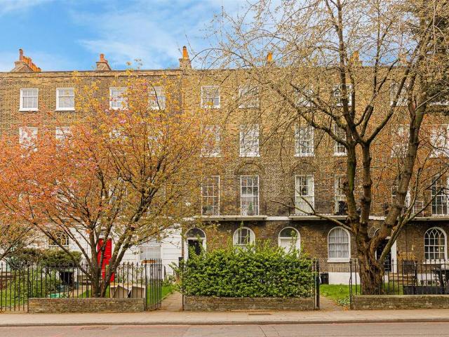 3 bedroom flat for sale