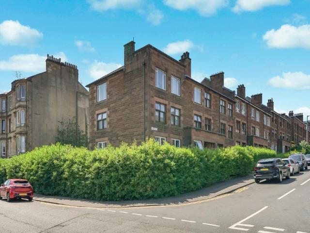 3 bedroom flat for sale