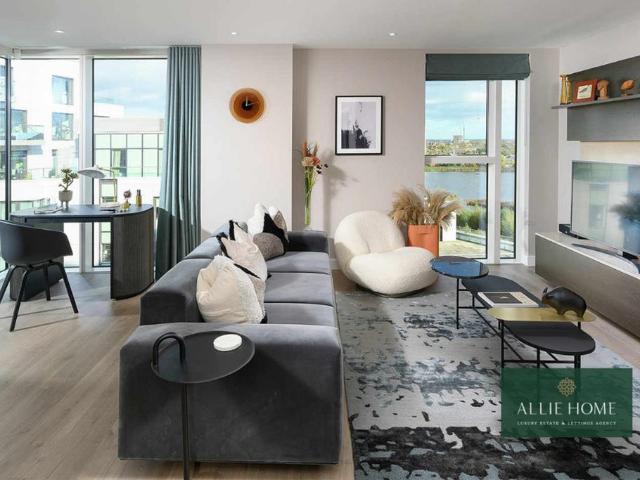 3 bedroom flat for sale