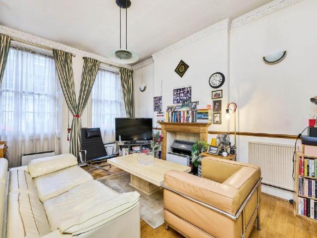 3 bedroom flat for sale