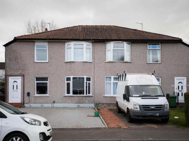 3 bedroom flat for sale