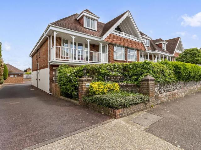 3 bedroom flat for sale
