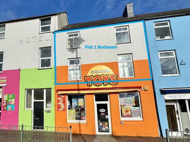 3 bedroom flat for sale
