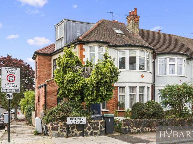 3 bedroom flat for sale