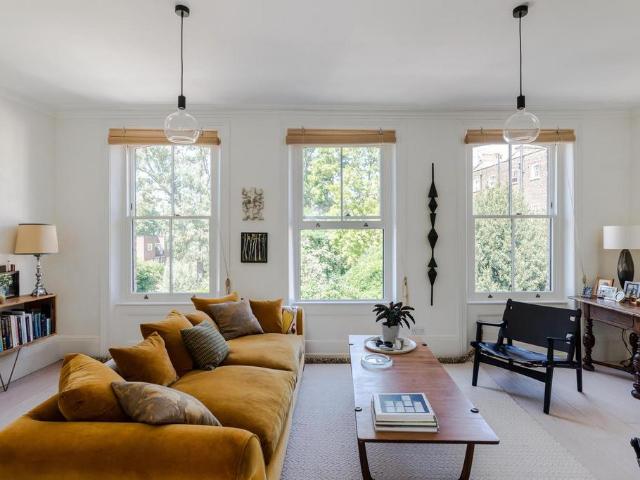 3 bedroom flat for sale