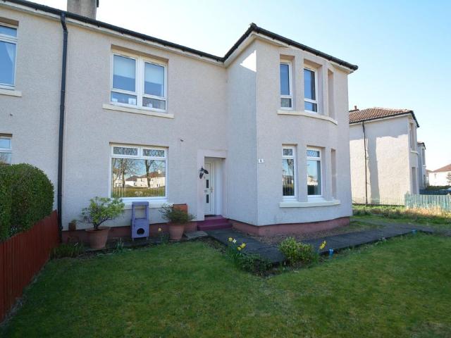 3 bedroom flat for sale