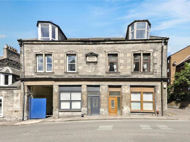 3 bedroom flat for sale