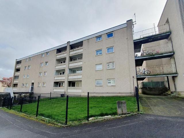 3 bedroom flat for sale