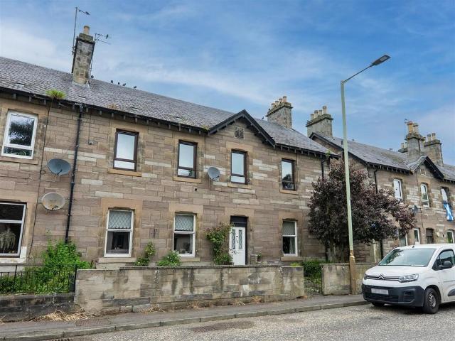 3 bedroom flat for sale