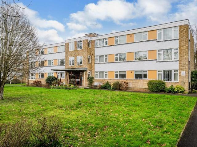 3 bedroom flat for sale
