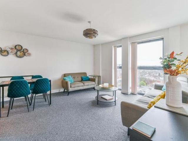 3 bedroom flat for sale