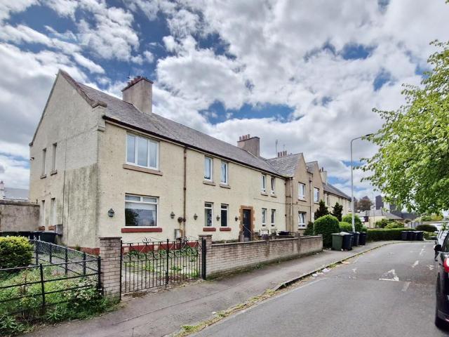 3 bedroom flat for sale