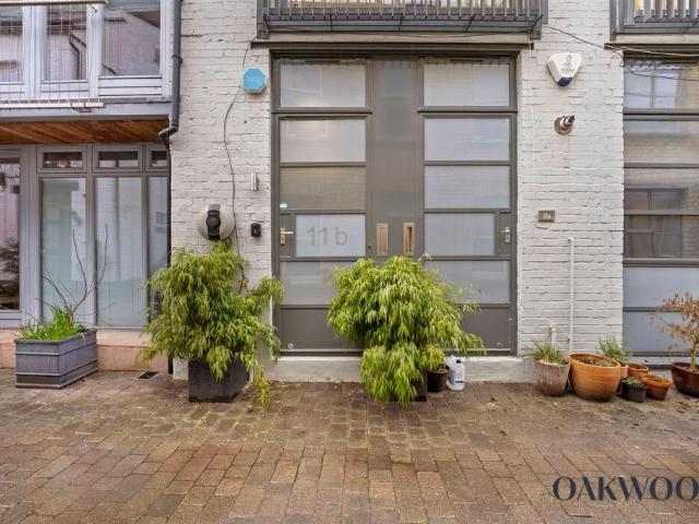 3 bedroom flat for sale