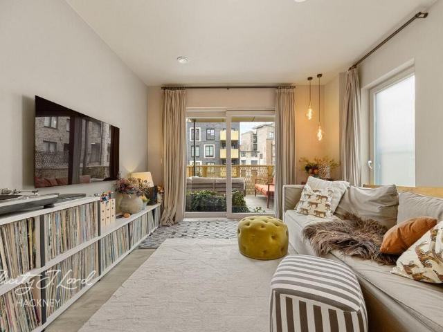 3 bedroom flat for sale