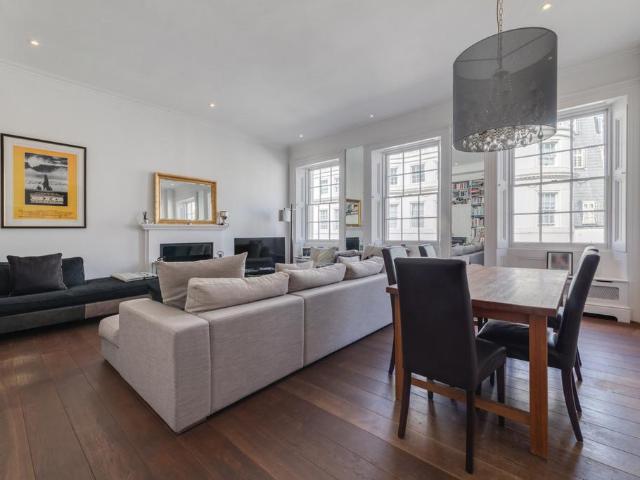 3 bedroom flat for sale