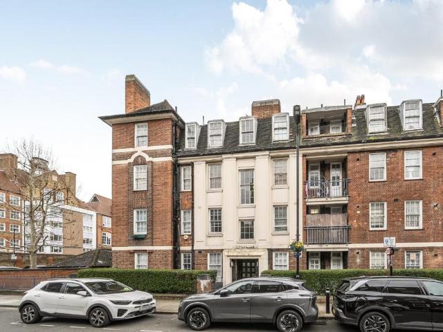 3 bedroom flat for sale