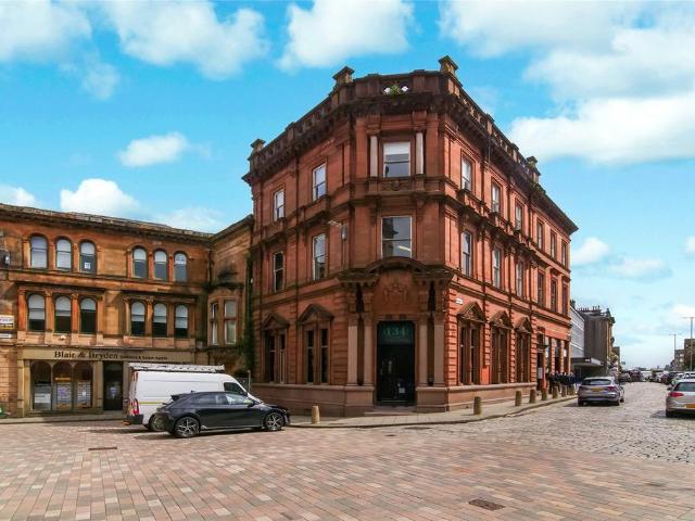 3 bedroom flat for sale
