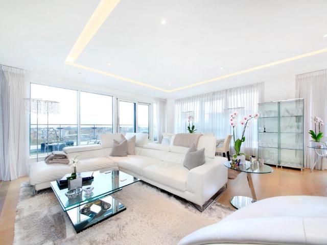 3 bedroom flat for sale