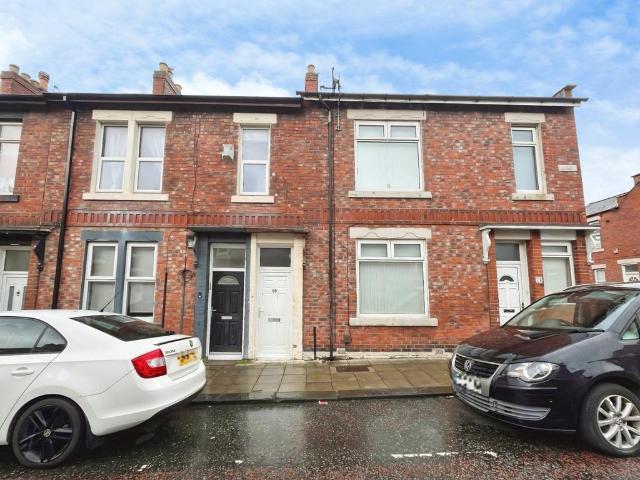 3 bedroom flat for sale