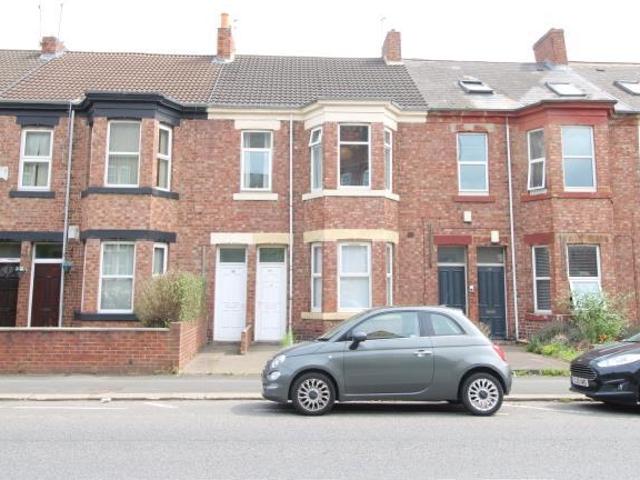 3 bedroom flat for sale