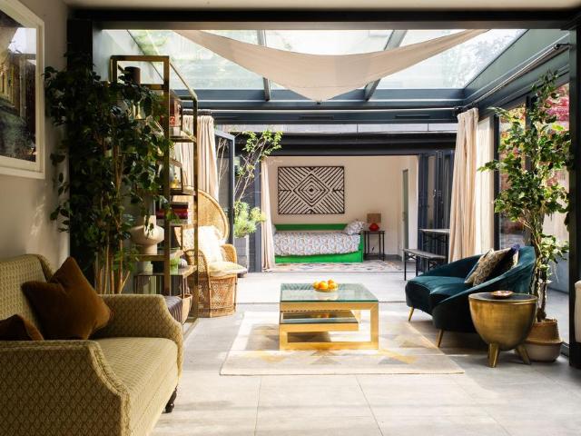 3 bedroom flat for sale