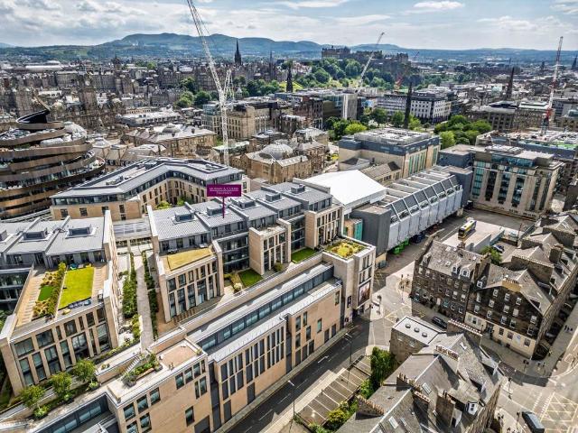 3 bedroom flat for sale