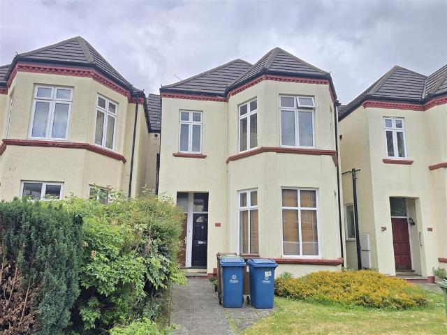 3 bedroom flat for sale
