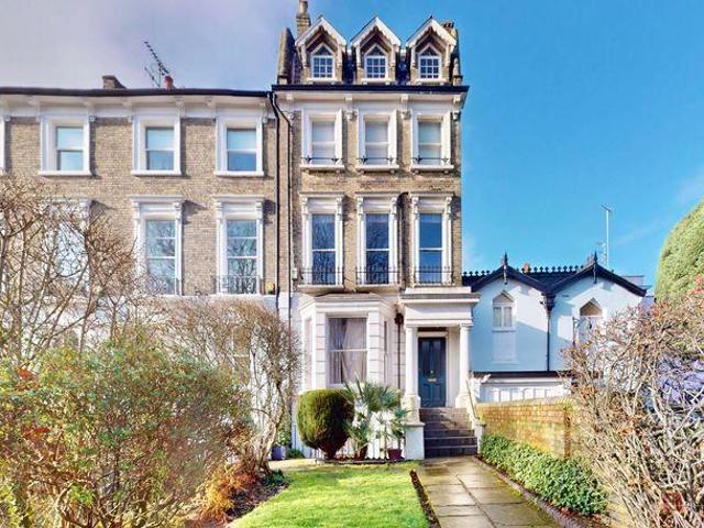 3 bedroom flat for sale