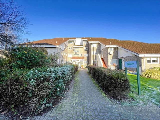 3 bedroom flat for sale