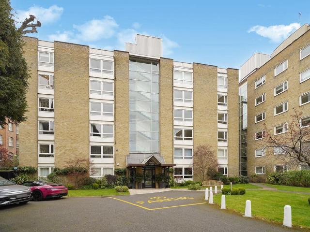 3 bedroom flat for sale