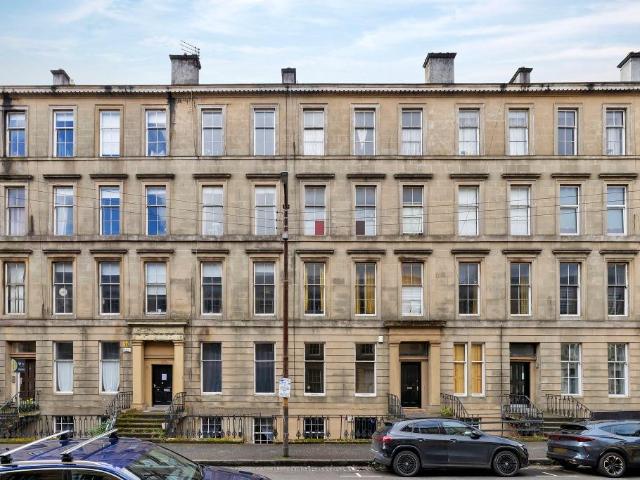 3 bedroom flat for sale