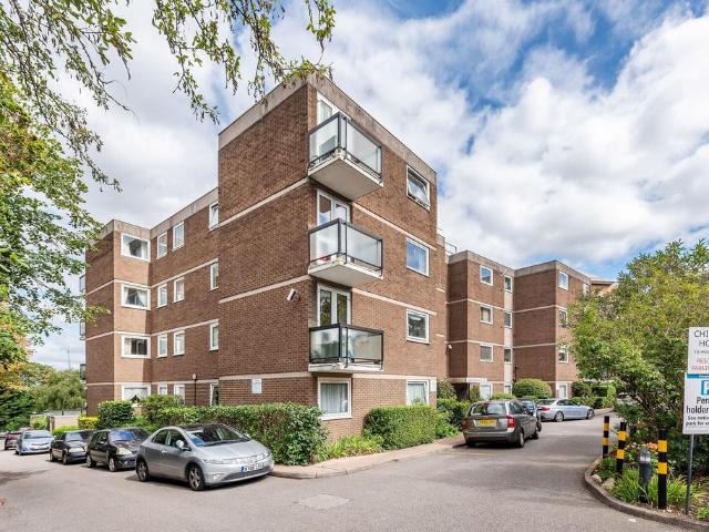 3 bedroom flat for sale