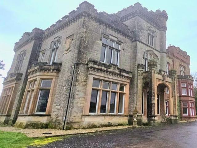 3 bedroom flat for sale