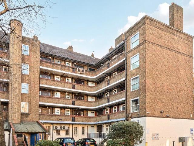 3 bedroom flat for sale
