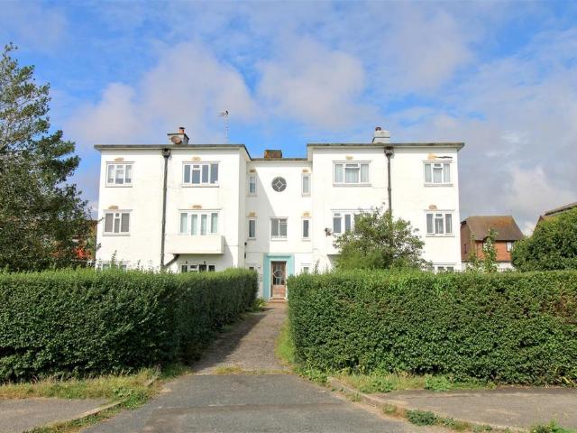 3 bedroom flat for sale