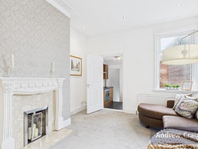 3 bedroom flat for sale