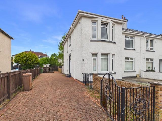 3 bedroom flat for sale