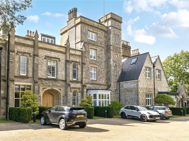 3 bedroom flat for sale
