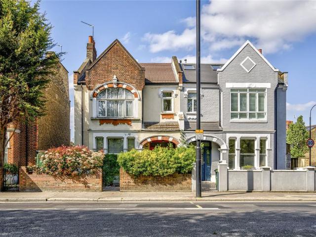 3 bedroom flat for sale