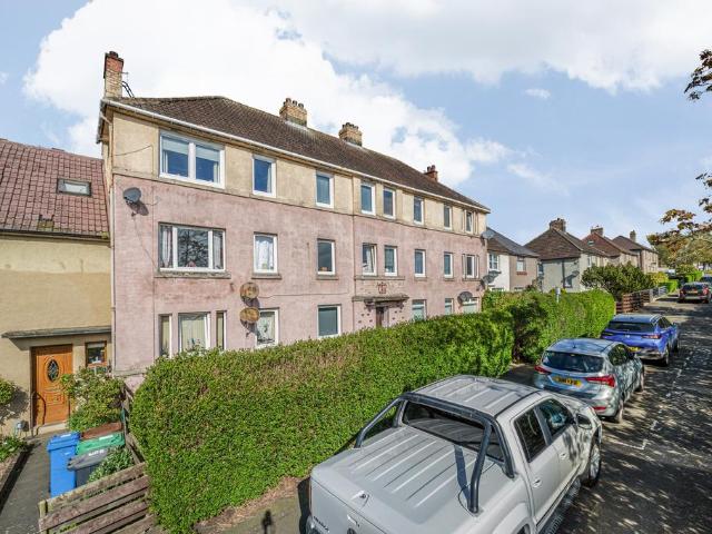 3 bedroom flat for sale
