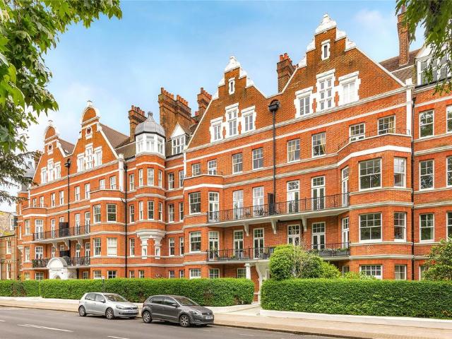 3 bedroom flat for sale