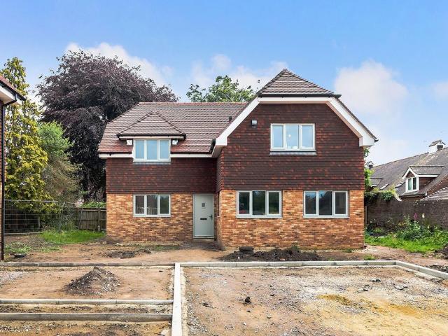 3 bedroom flat for sale