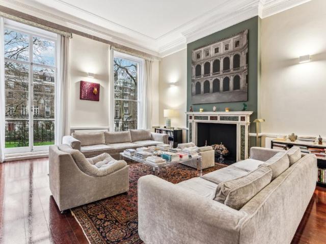 3 bedroom flat for sale