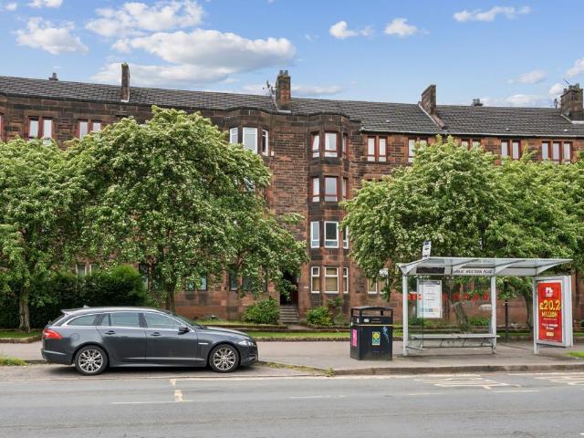 3 bedroom flat for sale