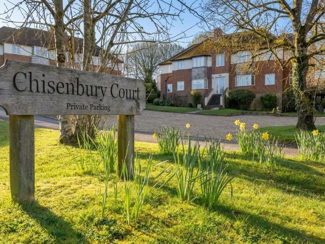 3 bedroom flat for sale