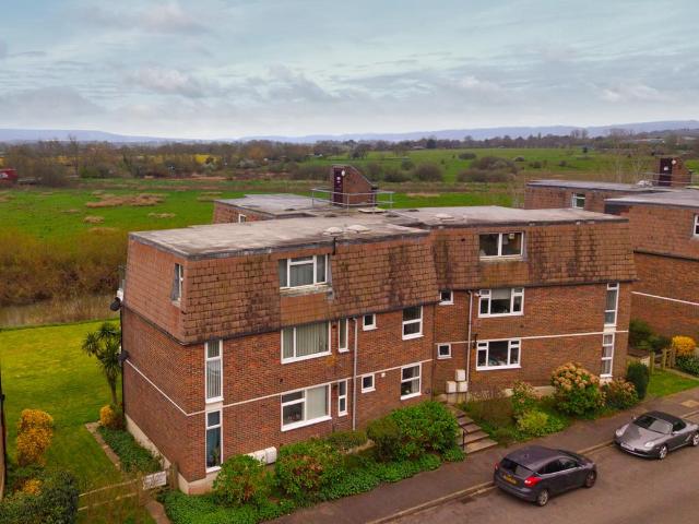 3 bedroom flat for sale