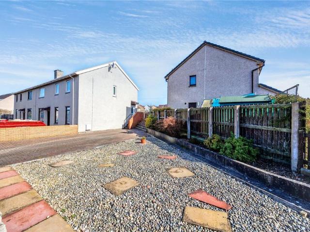3 bedroom flat for sale