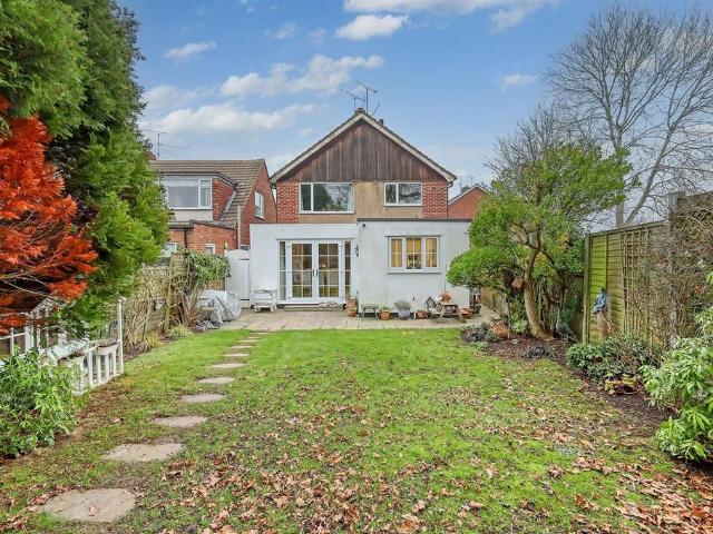 3 bedroom flat for sale