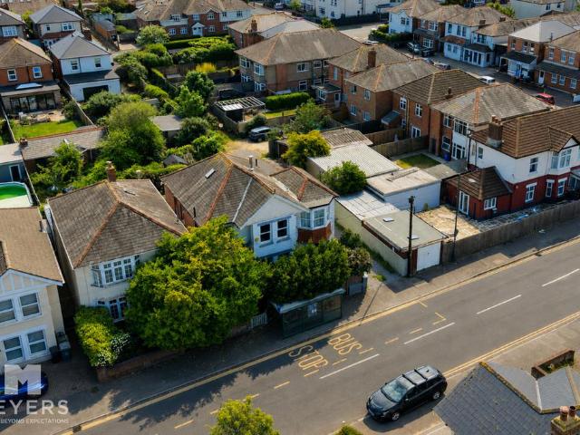 3 bedroom flat for sale