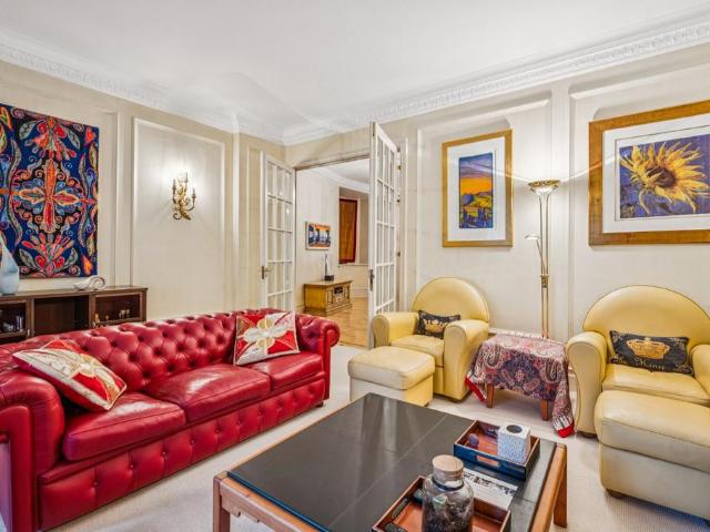 3 bedroom flat for sale